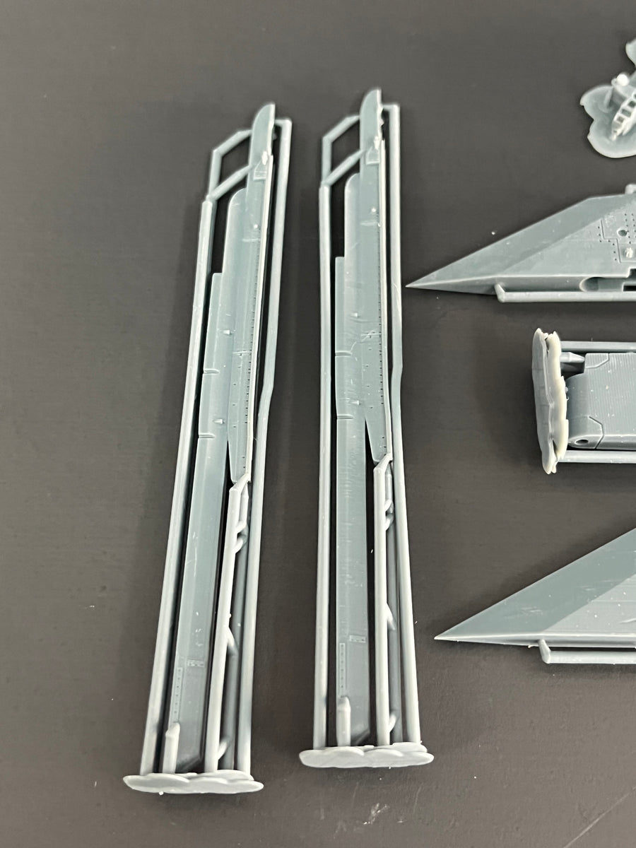 32061 F-15 Eagle Weapons Pylons with LAU-114 Launchers – Phase Hangar Resin