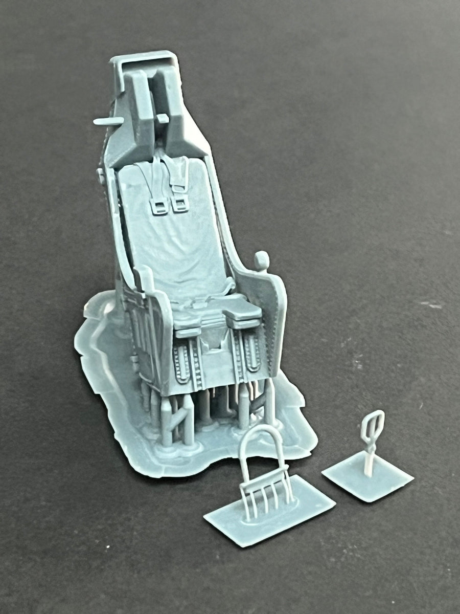 32035 ESCAPAC 1C-3 Early w/ uncovered D Ring wire (1) wrinkled parachu ...